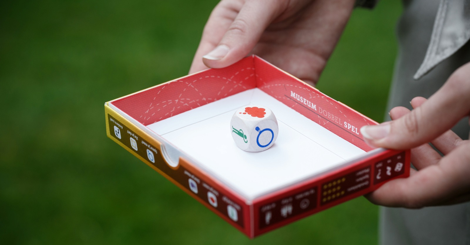 Playing the Museum Dice Game - Roll yourself through the museum!