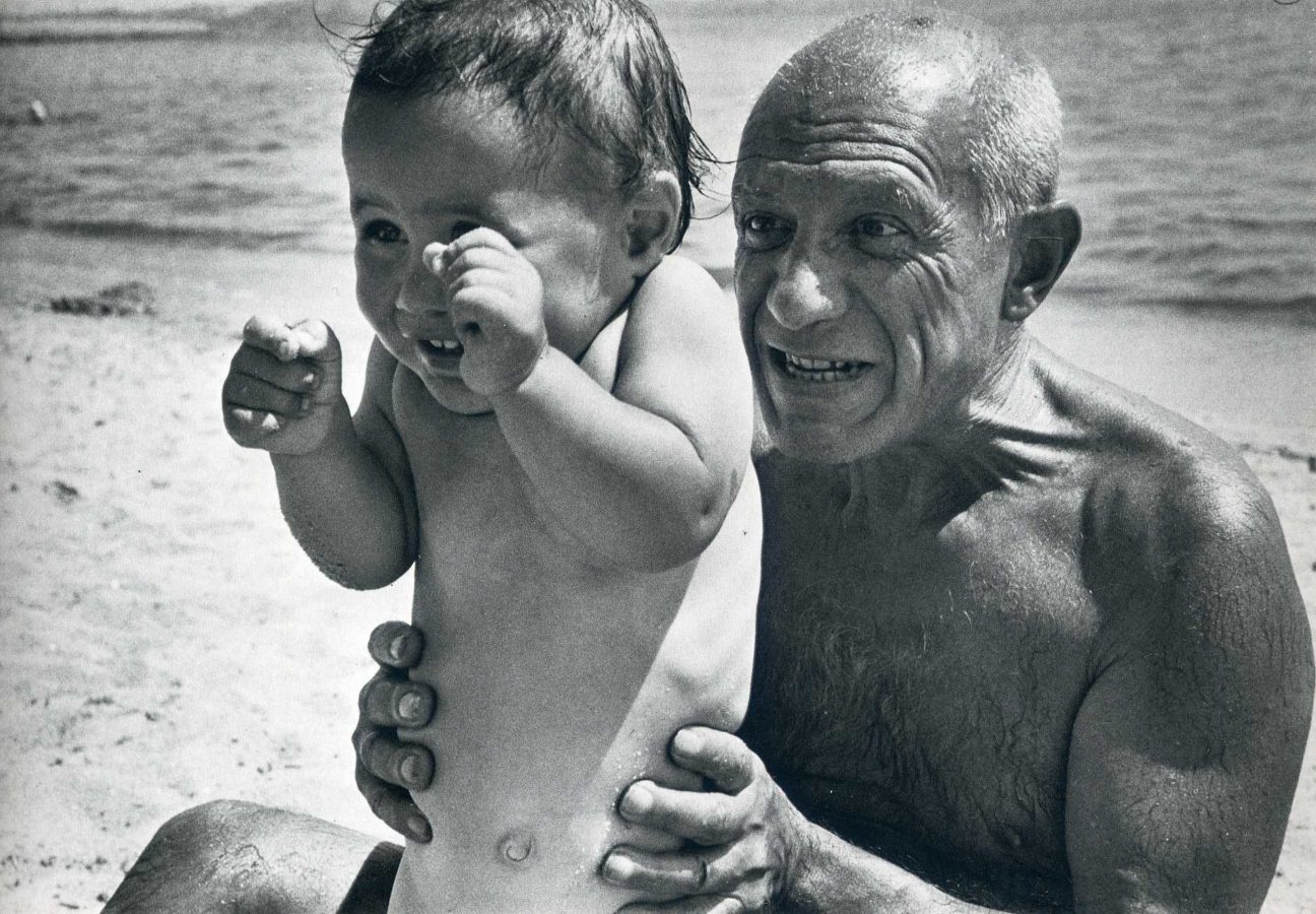 Picasso's Beach Body Captured by Robert Capa | DailyArt Magazine