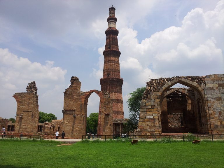 Art Travels: The Qutub Minar Complex | DailyArt Magazine