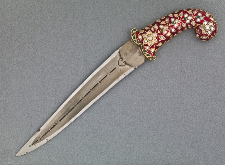 Mughal Daggers: Art in Weaponry | DailyArt Magazine