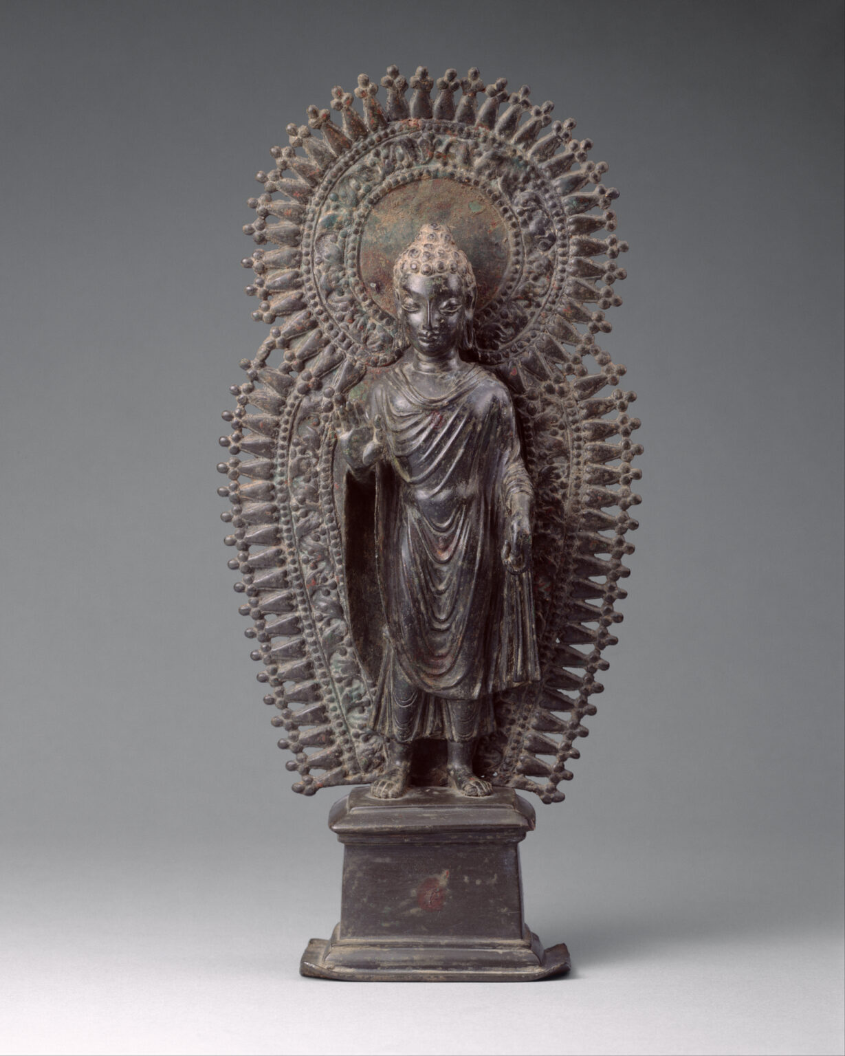 Sculpting Serenity: Gandhara's Indo-Greek Buddhist Art | DailyArt Magazine